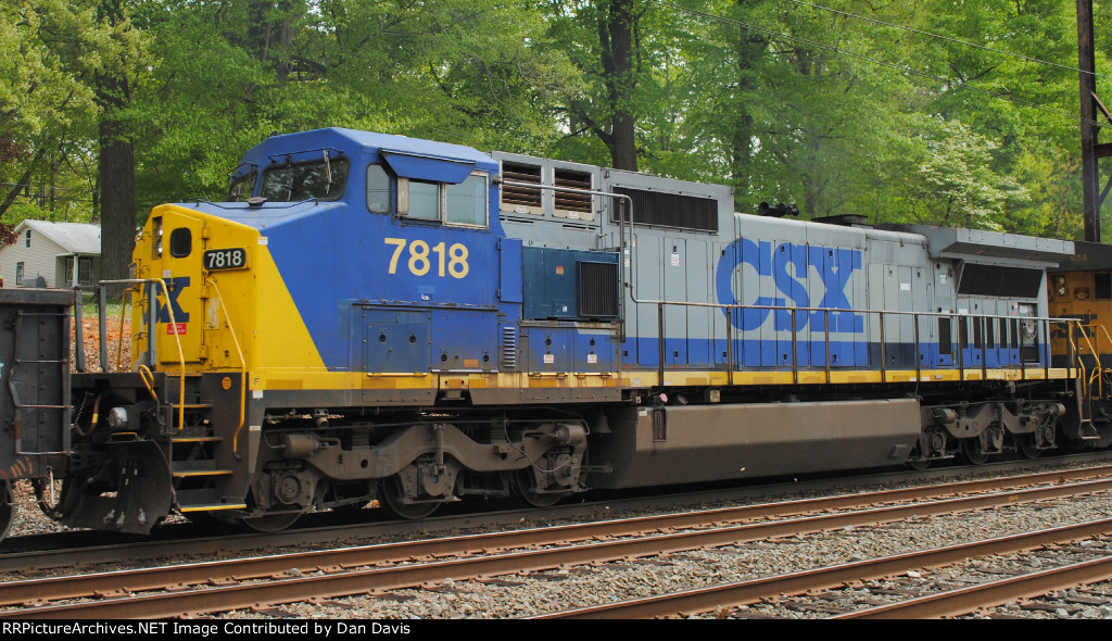CSX CW40-8 7818 on Q439-28